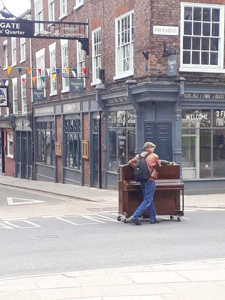 York busker fined for breaching Covid rules – by ‘creating a crowd ...