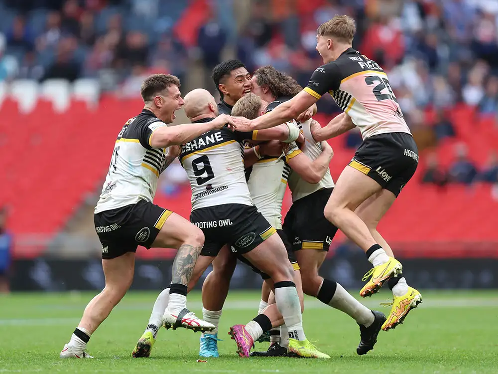 York Knights hit the Super League! Team promoted to elite tier ...